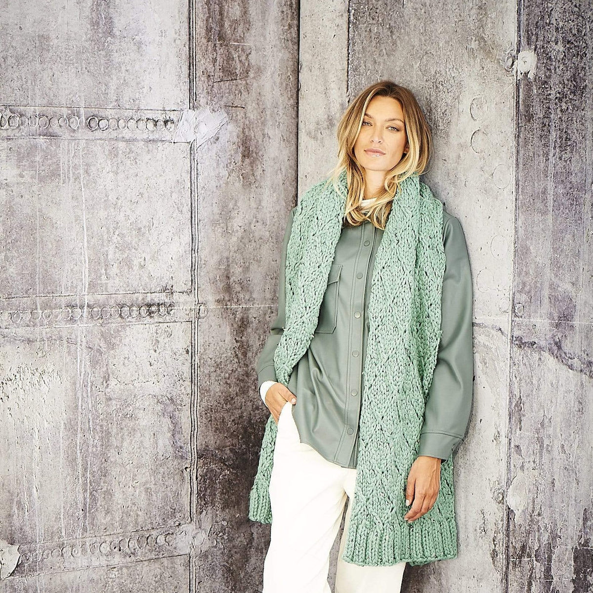 Stylecraft Super Chunky Knitting Pattern 9810 – Wool n Stuff